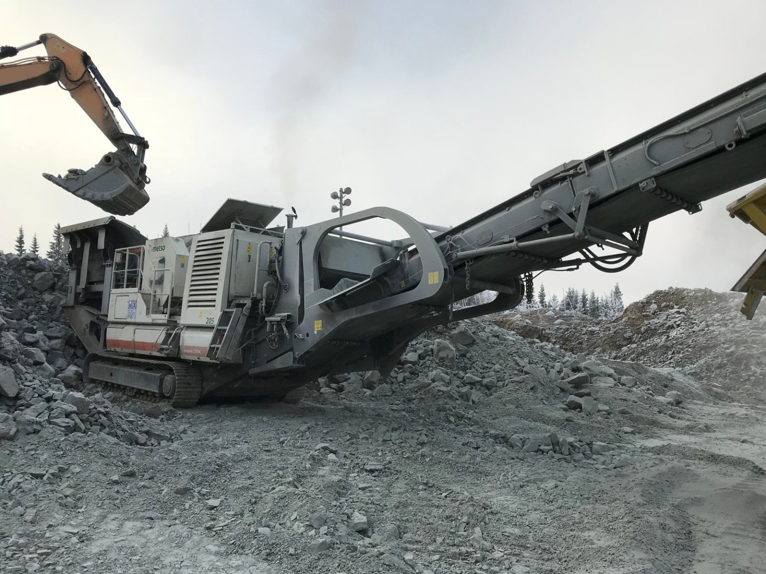 Metso LT3054 from Norway to Cameroon - Omnia Machinery