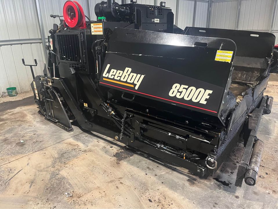 Leeboy 8500E 포장 기계 | 옴니아 기계