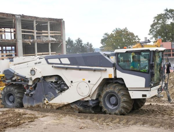 Wirtgen WR 240 i S-Pack Soil Stabilizer For Sale | Omnia Machinery